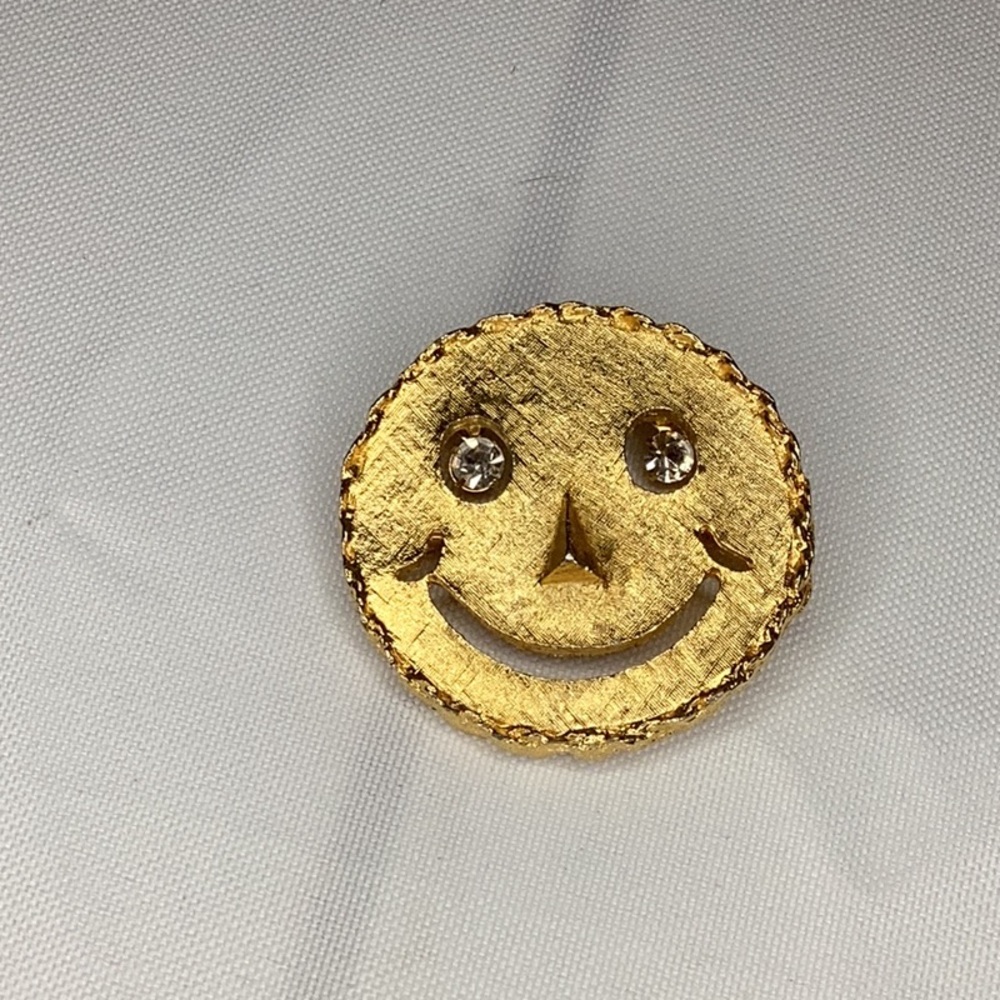 Gold Smiley Face Pin With Rhinestone Eyes - Gem
